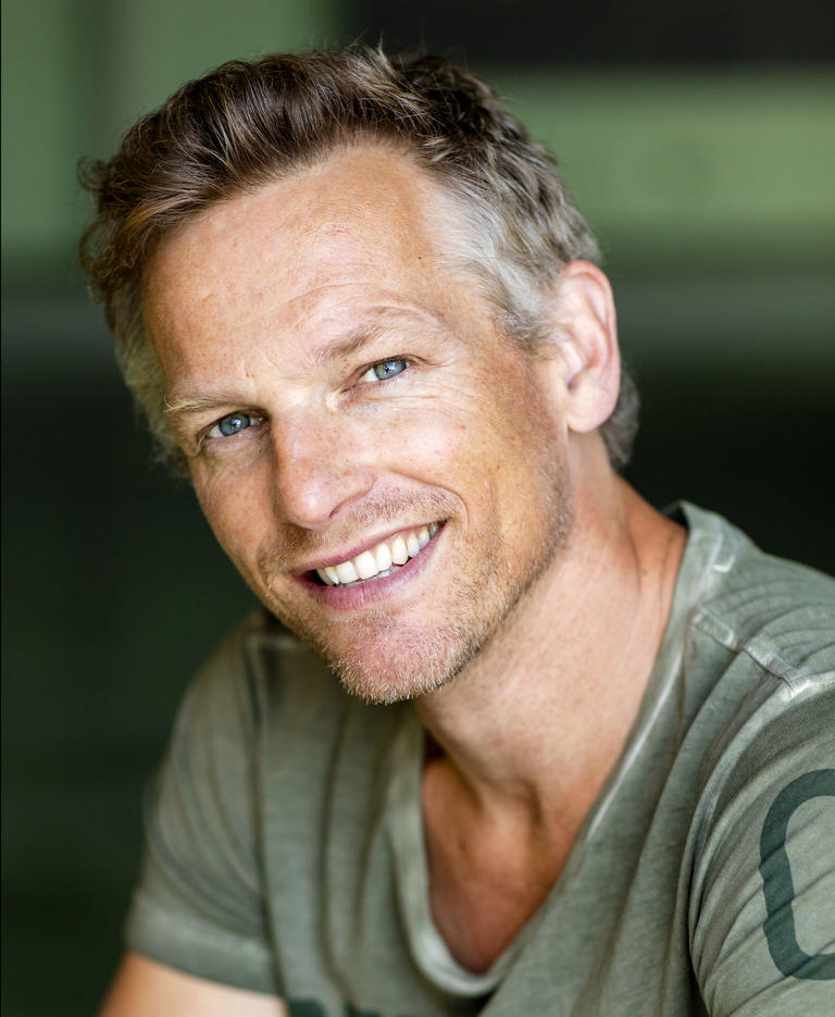 Barry Atsma - Henneman Agency